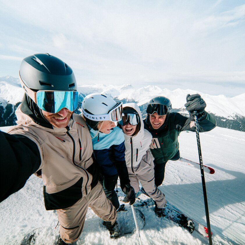 Skiing or snowboarding – what to choose? | INTERSPORT Rent